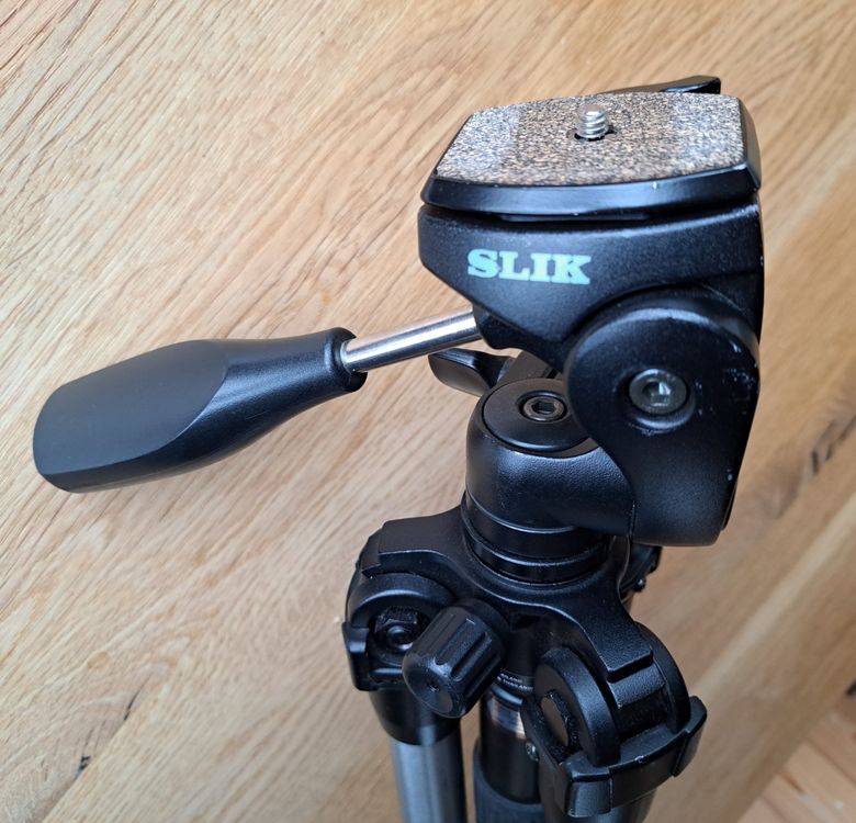 Stativ Slik Pro 330DX (Gebraucht) in Meggen für CHF 50 – mit Lieferung ...