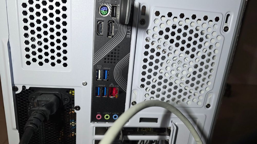 5070TI 16GB OC, 32GB DDR5 Ram, 5TB SSD, 10GbitLan (Gebraucht) in Zürich ...