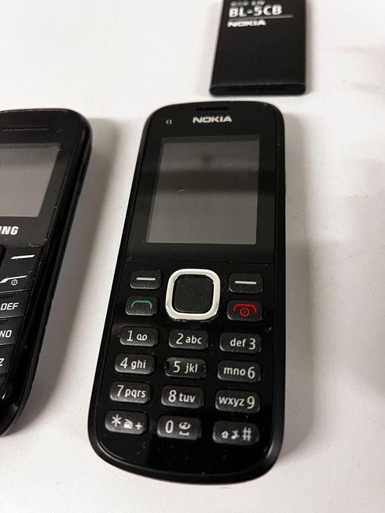 NOKIA / SAMSUNG Mobile 3 Stk ab 1.- (Defekt) in Unterägeri für CHF 1 ...