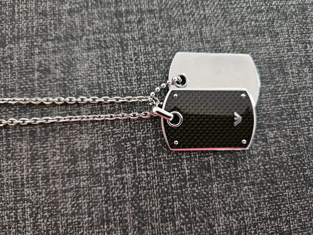 Armani Herren Halskette Dog Tag Carbon (Neu (gemäss Beschreibung)) in ...