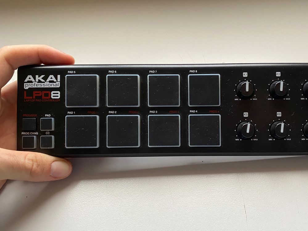 AKAI LPD8 Laptop Pad Controller Occasion (Gebraucht) in Zürich für CHF ...