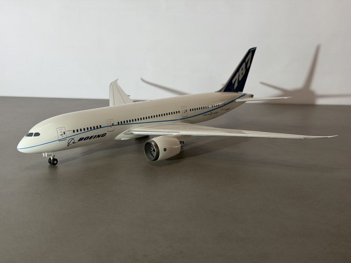 Hogan 1:200 Boeing 787-8 Dreamliner Protoype Livery (Gebraucht) in ...