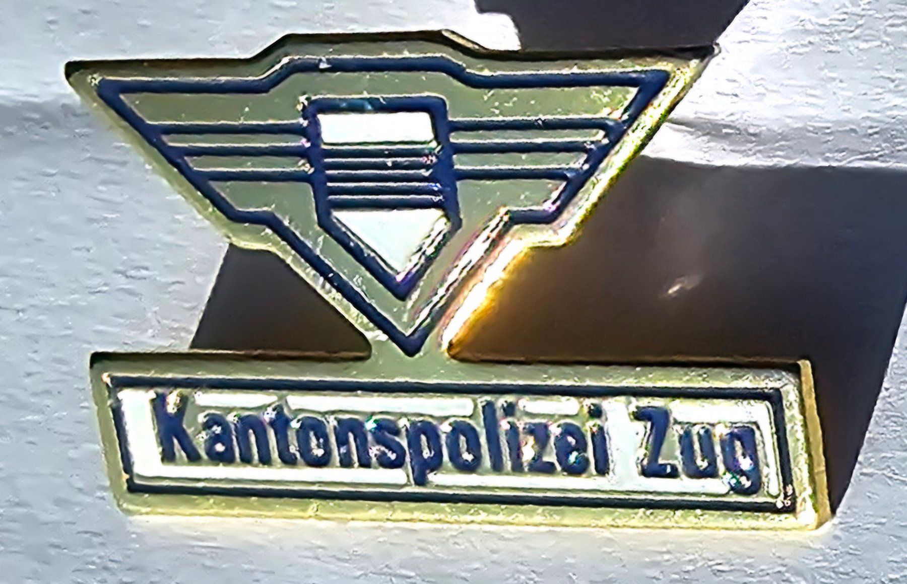 Insigne de la Police Cantonale de Zoug, en métal. (D'occasion) à PERLY ...
