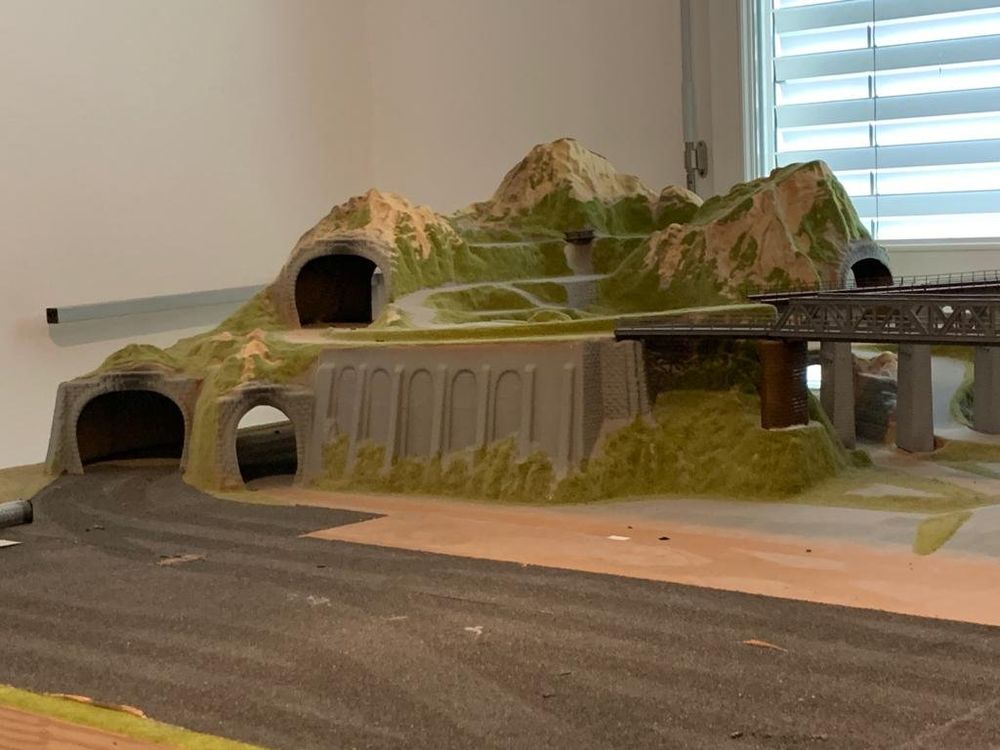 Modell-Eisehbahn Fertig-Gelände "Silvretta" HO 80100 (Gebraucht) in ...