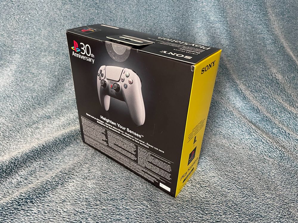 Sony DualSense 30th Anniversary Limited Edition. Neue. (Neu und originalverpackt) in Kaltbrunn ...
