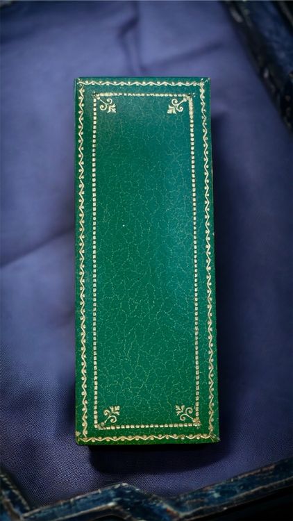 La Croix à Paris Pin Box - Schmuckschachtel/ Brosche antik (Gebraucht ...