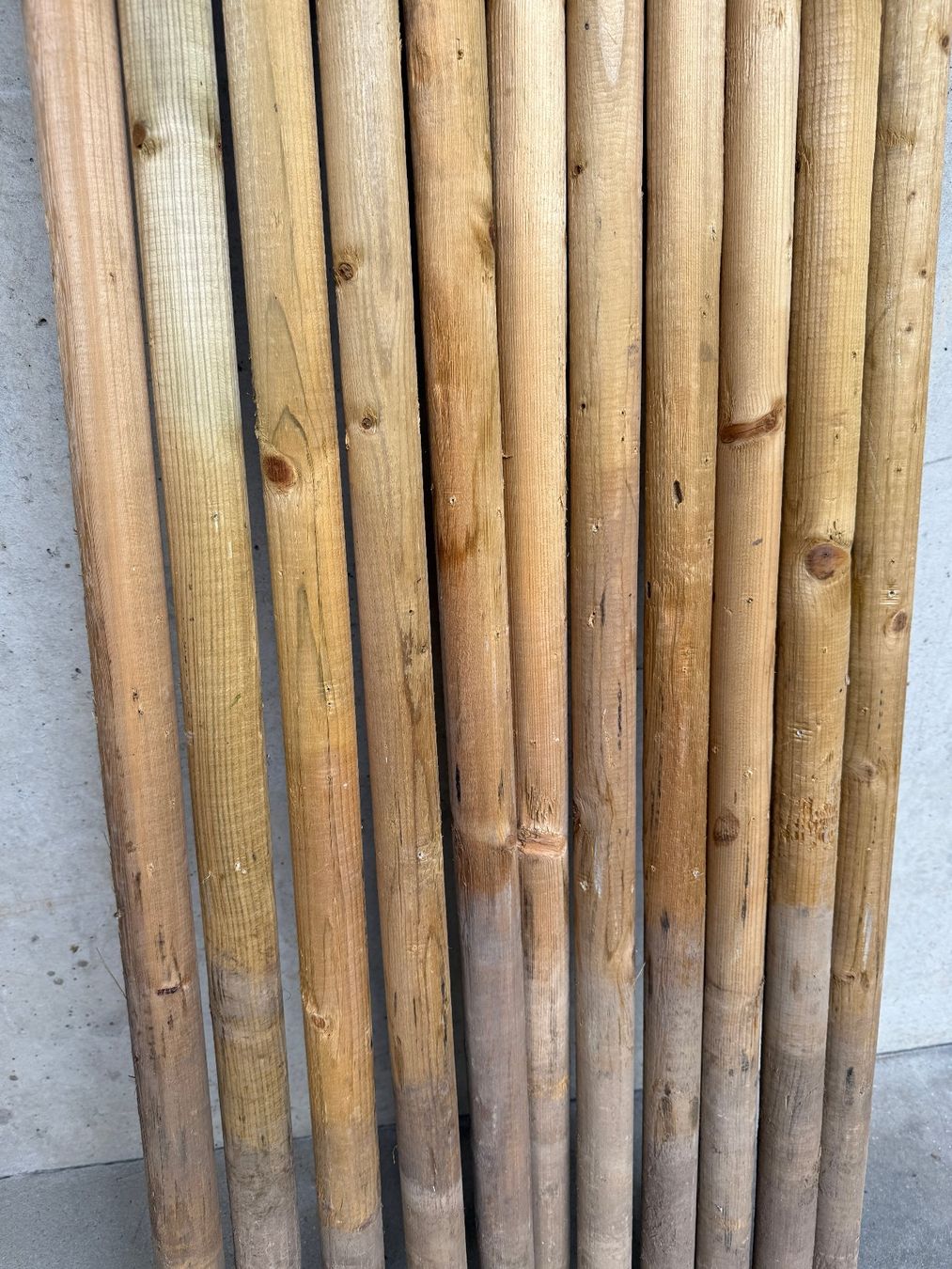 Gebrauchte Holzpfähle, Zaunpfähle 11 Stück (140-142 cm) (Gebraucht) in ...