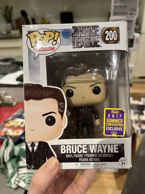 Funko Pop! Bruce Wayne SDCC Exklusiv #200 (Gebraucht) in Au SG für CHF ...