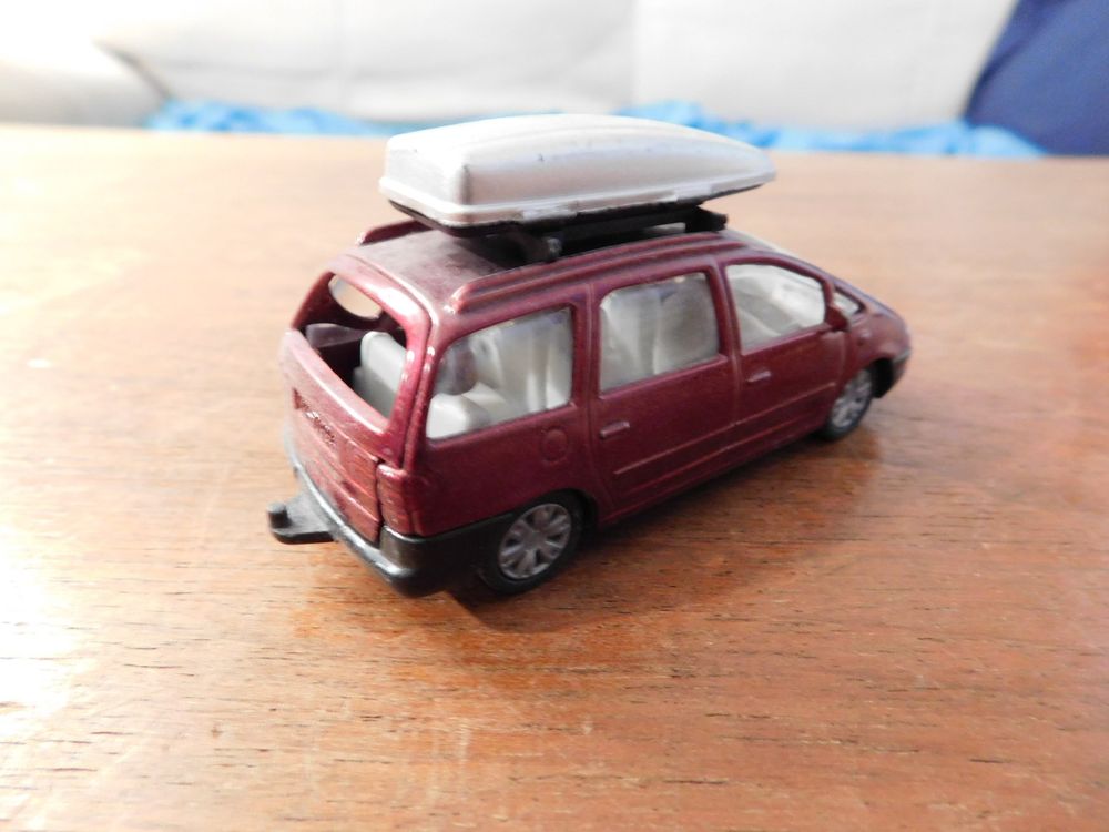 Siku Modellauto VW Sharan mit Dachbox (Gebraucht) in Strengelbach für CHF 2.5 – mit Lieferung ...