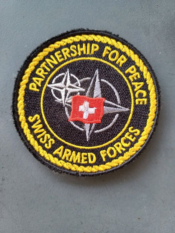 1 Badge, rund, Partnership for Peace, Swiss Armed Forces PfP | Kaufen ...