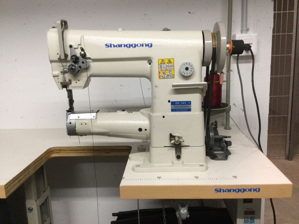 Profi Nähmaschine für Leder und dickeMat (Gebraucht) in Mollis für CHF ...