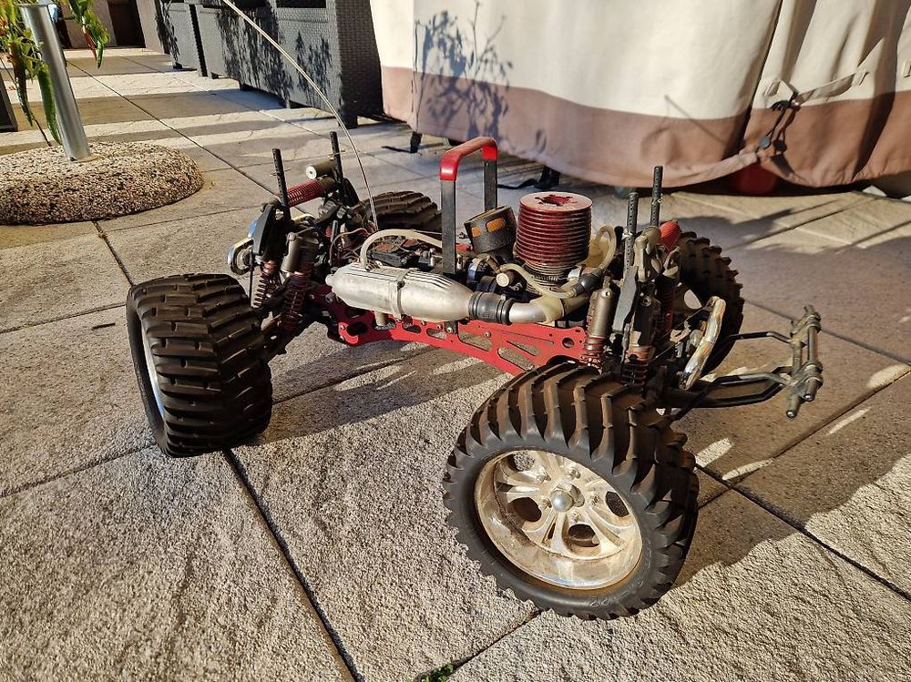 1/8 Scale Nitro Monster Truck CEN Genesis 46 RC (Gebraucht) in Comano ...