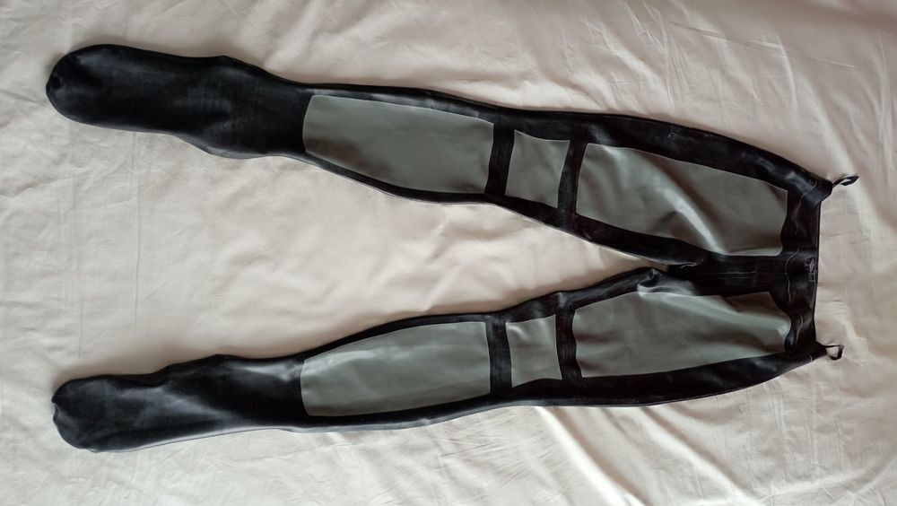 Libidex Latex Herrenstrumpfhose gr. M (Gebraucht) in Fislisbach für CHF ...
