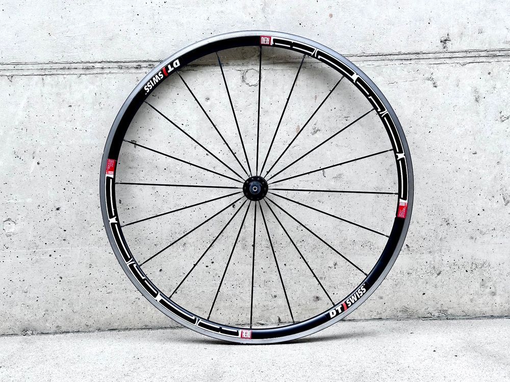 DT Swiss R1900 Aero Vorderrad 28" ER (Gebraucht) in Luzern für CHF 50 ...