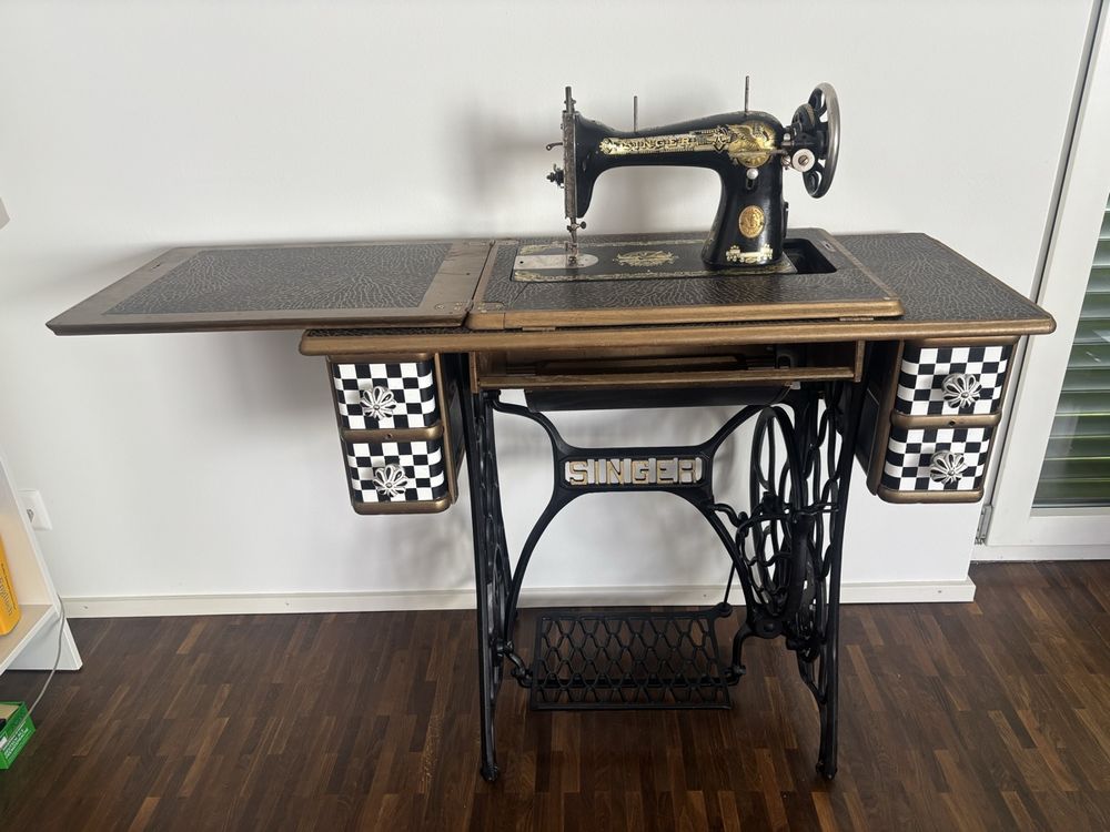 Vintage-Nähmaschinentisch - Singer (Gebraucht) in Burg im Leimental für ...