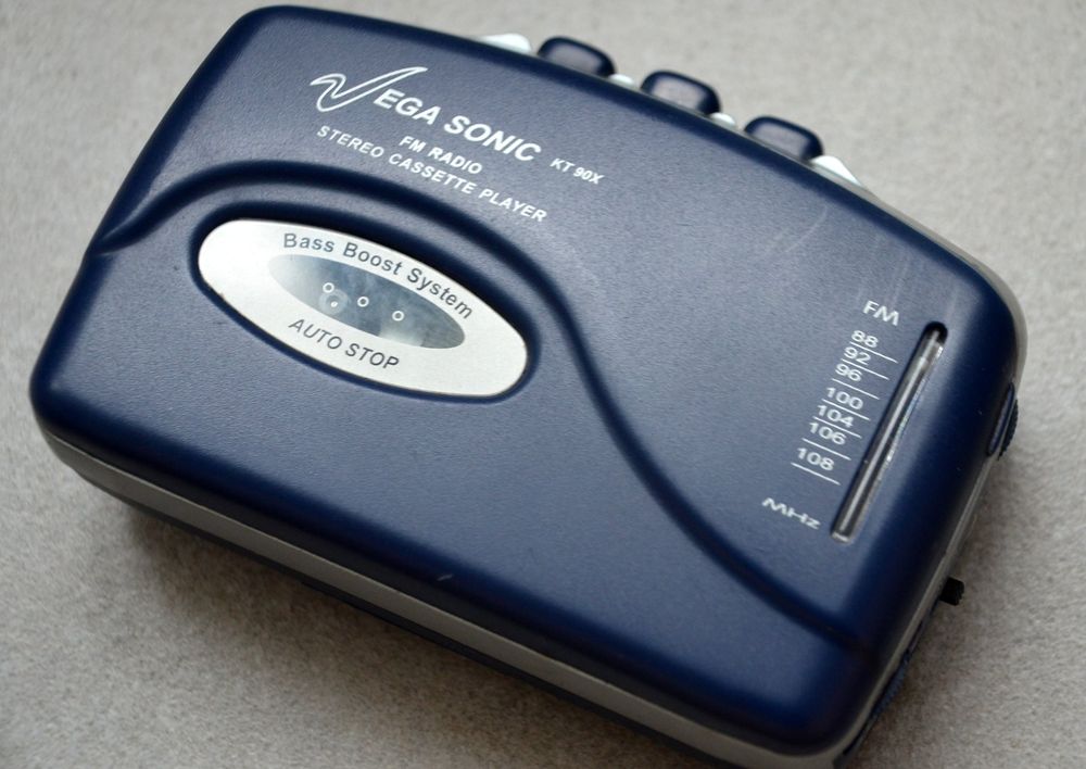 Walkman Vega Sonic KT90X Bass Boost System (Gebraucht) in Collonges für ...