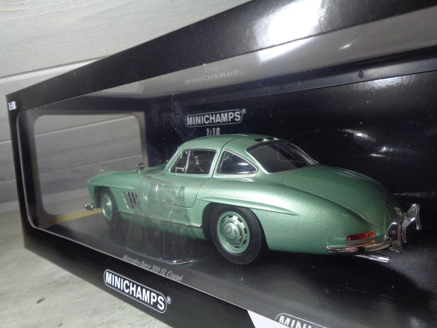 Minichamps 1:18 Classic Car Mercedes 300 SL Limitée 390 p. (Neu und ...