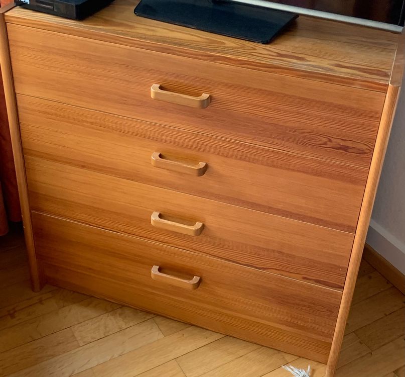 Holzkommode (Gebraucht) in Schaffhausen für CHF 5 – nur Abholung auf ...
