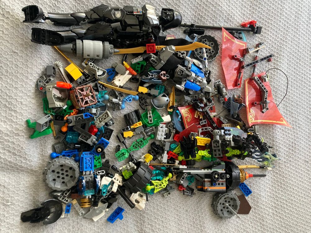 1 Kg Lego Bionicel gross und kleine Teile ab 1 Franken (Gebraucht) in Volketswil für CHF 3 – mit ...