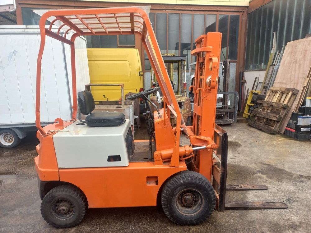 älterer günstiger Benzinstapler Stapler Toyota 2FG14 läuft (Gebraucht) in Dulliken für CHF 1980 ...