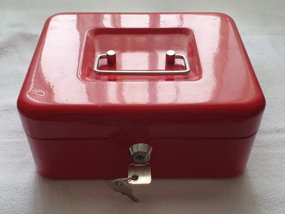 Rote mittlere Kasse mit 5 Münz fächer | Kaufen auf Ricardo