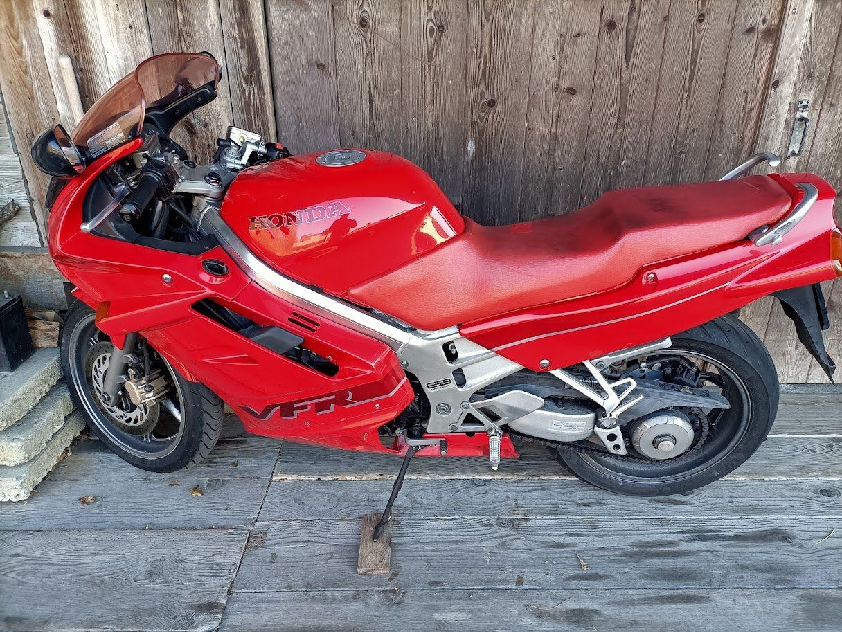 Honda VFR 750 (Gebraucht) in Schwarzenburg für CHF 1100 – nur Abholung auf Ricardo kaufen