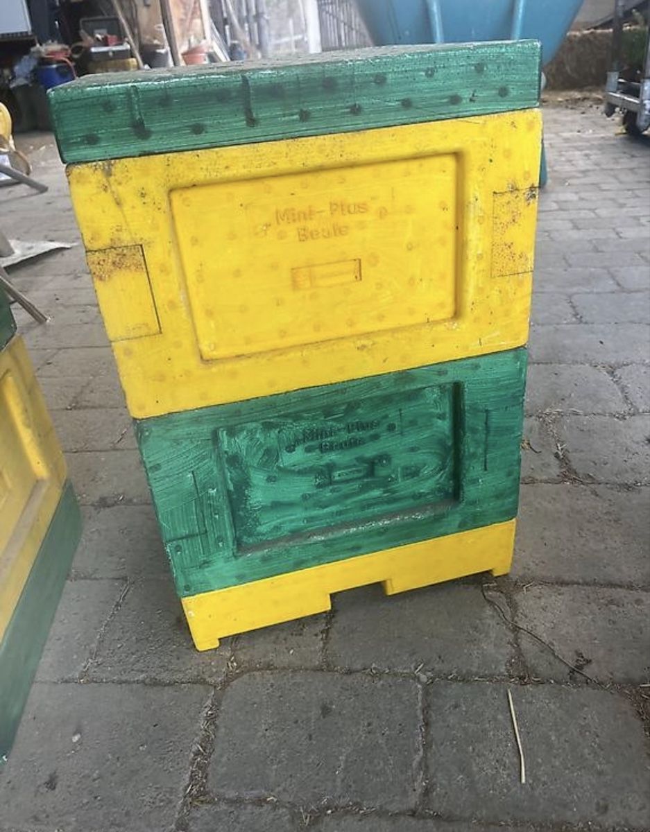 Styropor Miniplusbeute mit zusätzlichem Holzboden (Gebraucht) in ...