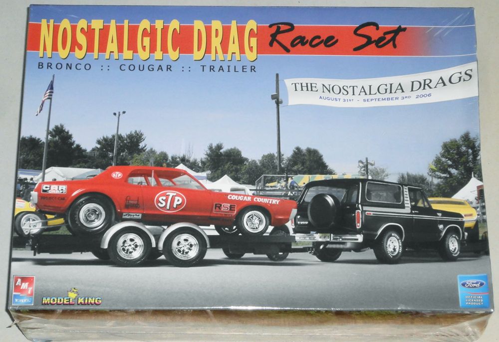 AMT NOSTALGIC DRAG RACE SET FORD BRONCO COUGAR TRAILER 1:25 (Neu und ...
