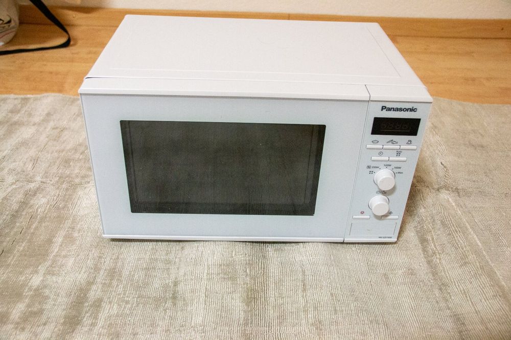 Mikrowelle Panasonic NEU, 800 W, weiss | Kaufen auf Ricardo