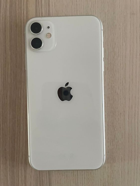iPhone 11 Apple 128 GB weiss (Gebraucht) in Zürich für CHF 149 – mit ...
