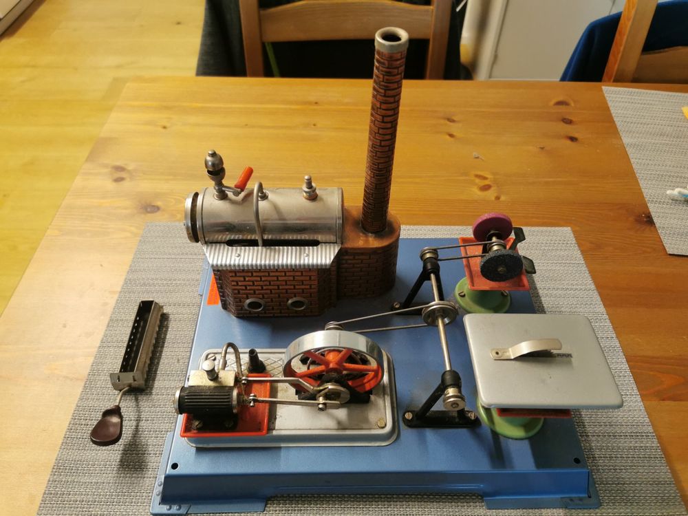 Wilesco Dampfmaschine D101 (Defekt) in Wittenbach für CHF 75 – mit ...