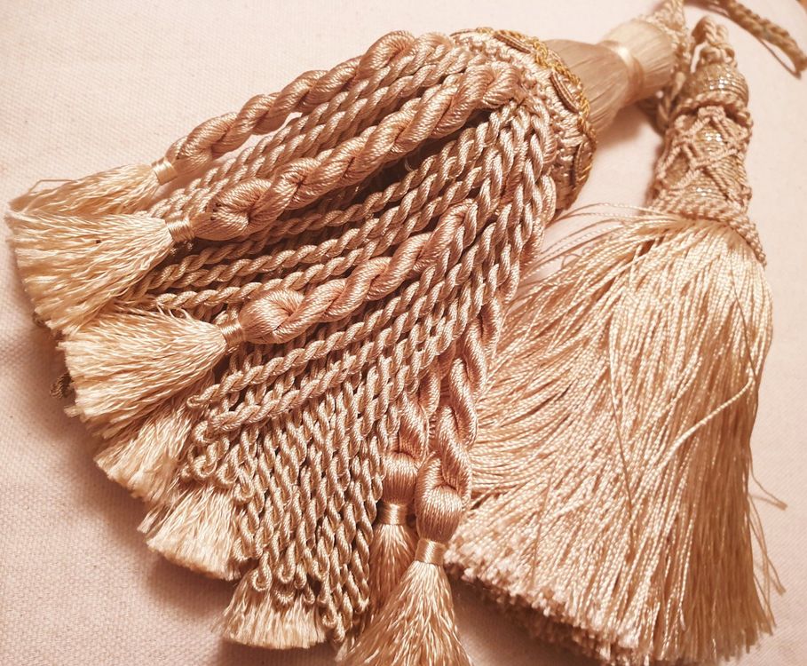 Deko-Quasten Gold, 2 Stk. - für Möbel... (Gebraucht) in Dübendorf für ...