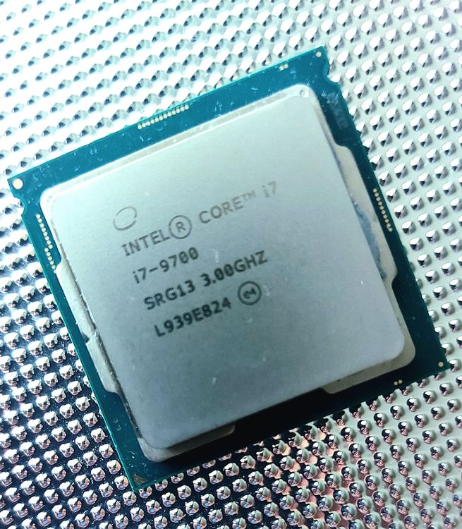 Intel CPU i7 9700 (Gebraucht) in Berikon für CHF 70 – mit Lieferung auf Ricardo kaufen