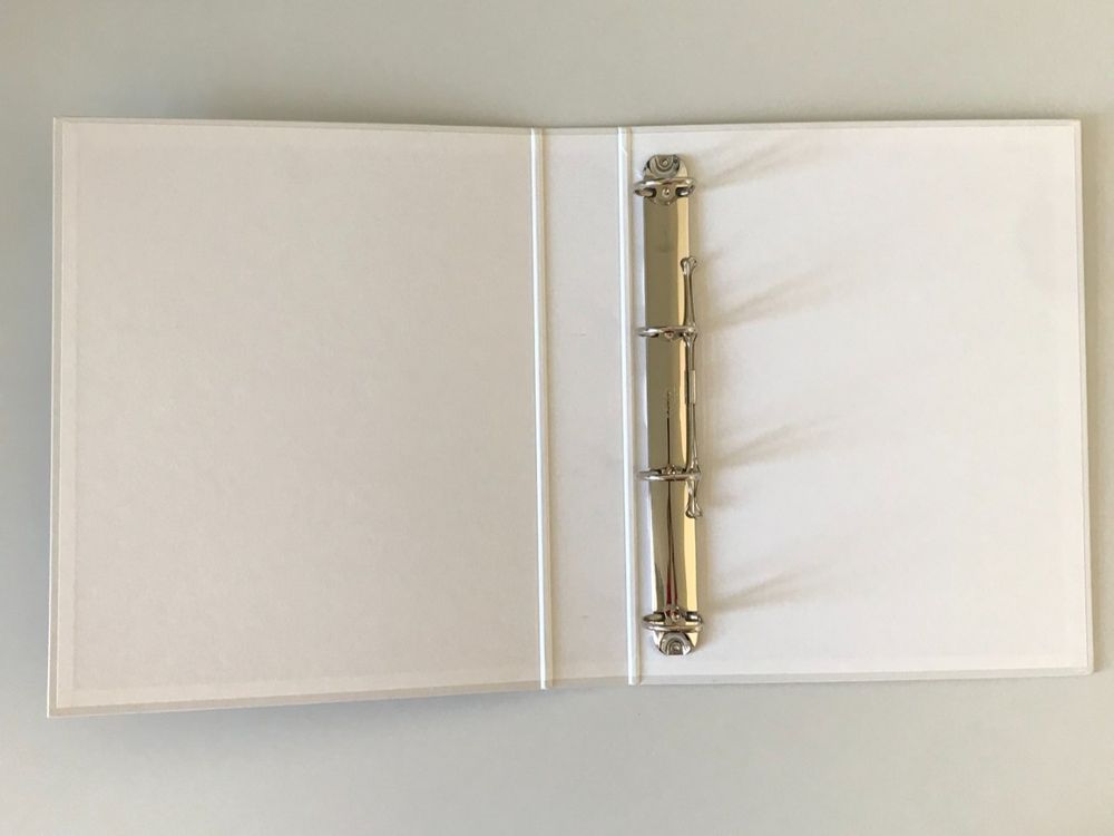 5x Ordner A4 mit 4 Löcher (+ 1 geschenkt) (Gebraucht) in Zug für CHF 1. ...
