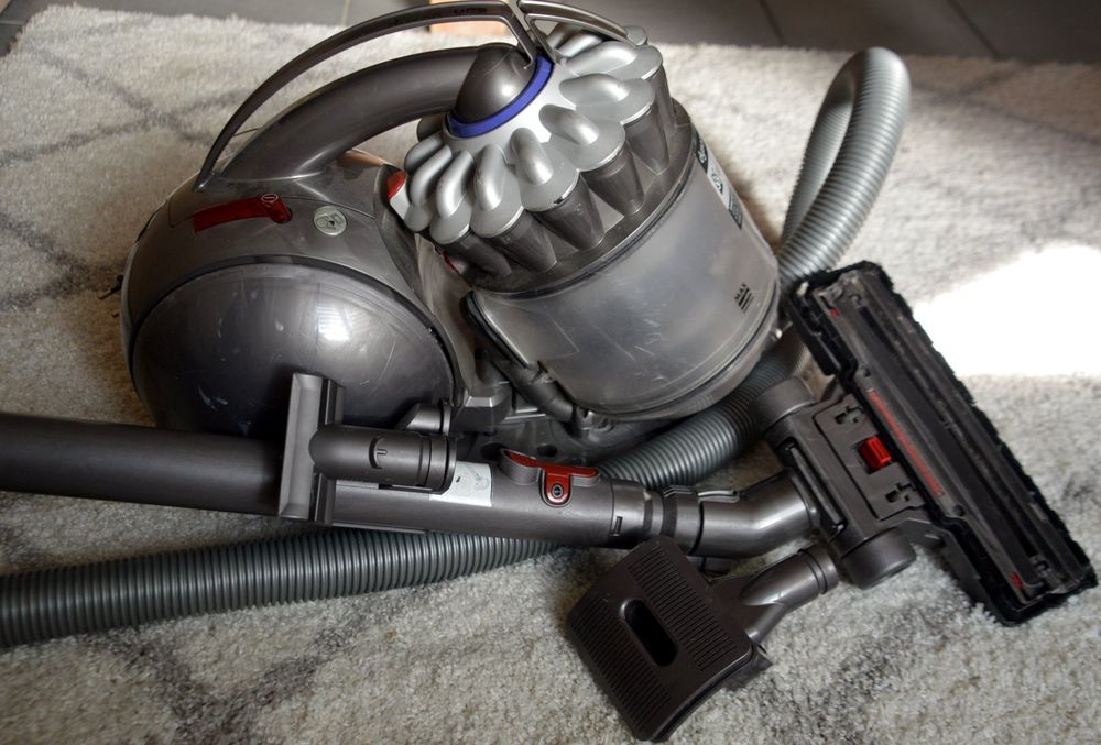 Dyson DC37 Staubsauger / aspirateur | Kaufen auf Ricardo