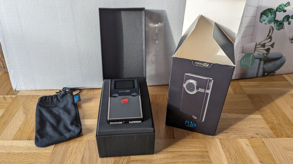 Flip MinoHD Videokamera, Schwarz, 4 GB, 1 Stunde | Kaufen auf Ricardo