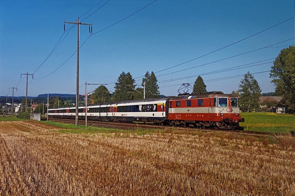 «Swissexpress» Re 4/4II 11108 m. Schnellzug b. Bülach - 2016 (Neu ...