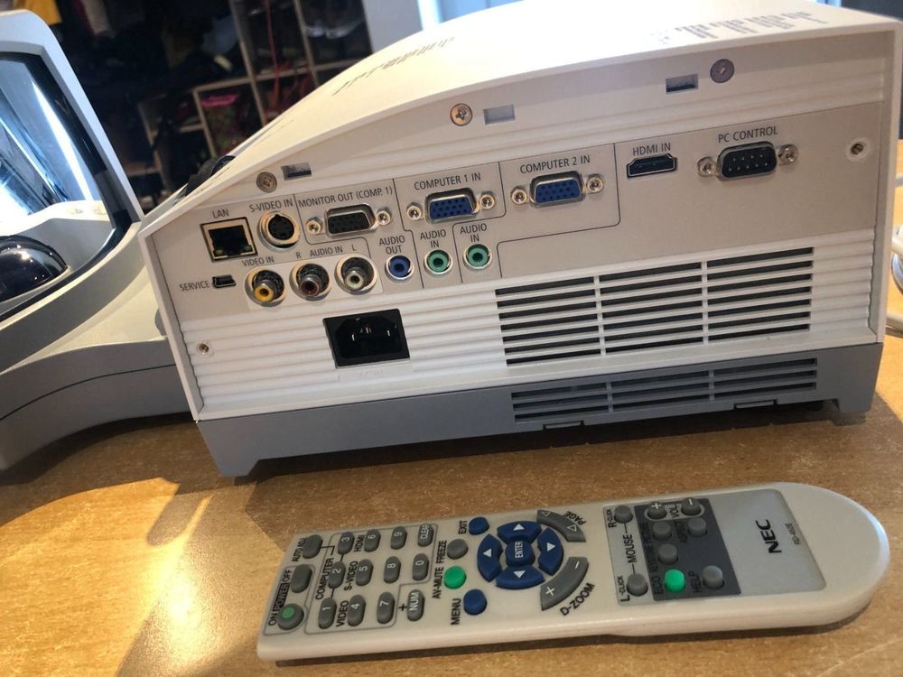 Beamer NEC U310W courte focale 3,100 Lumens (Gebraucht) in Bure für CHF ...