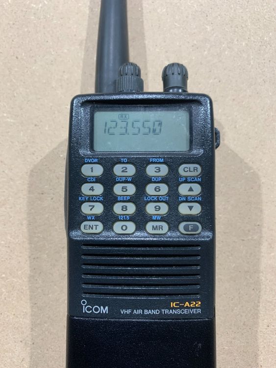 icom VHF Air Band Transceiver IC-A22 | Kaufen auf Ricardo