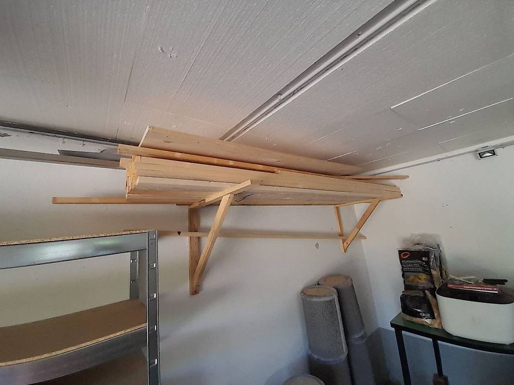 Dachlatten & Fischtenholzbrett (Gebraucht) in Ebnat-Kappel für CHF 35 ...