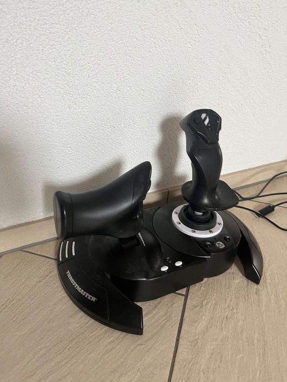 Thrustmaster T.Flight HOTAS One Joystick - Top Zustand! (Gebraucht) in ...