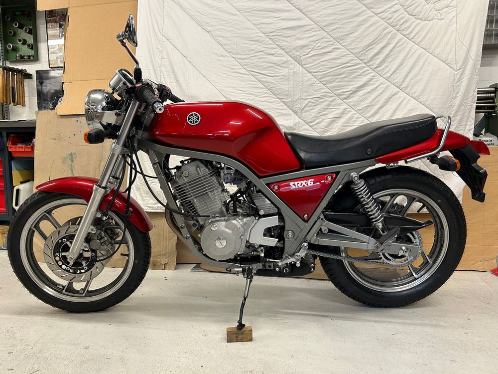 Yamaha SRX 600 , rot , 1986 (Gebraucht) in Gossau ZH für CHF 4300 – nur Abholung auf Ricardo kaufen
