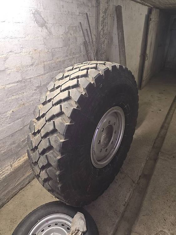 6 pneus Continental HCS 14.00 R20 à 80-90% (Gebraucht) in Villarzel für CHF 1500 – nur Abholung ...