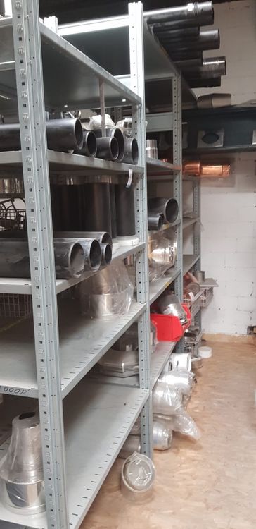 Metallgestell mit 15 Tablare und 4 Stände | Kaufen auf Ricardo