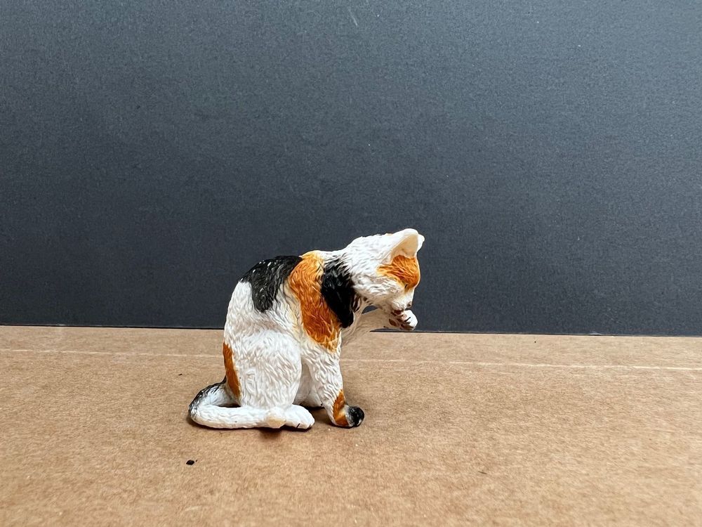 Schleich 13675 Katze, putzend (Gebraucht) in Ennetbaden für CHF 8 – mit Lieferung auf Ricardo kaufen