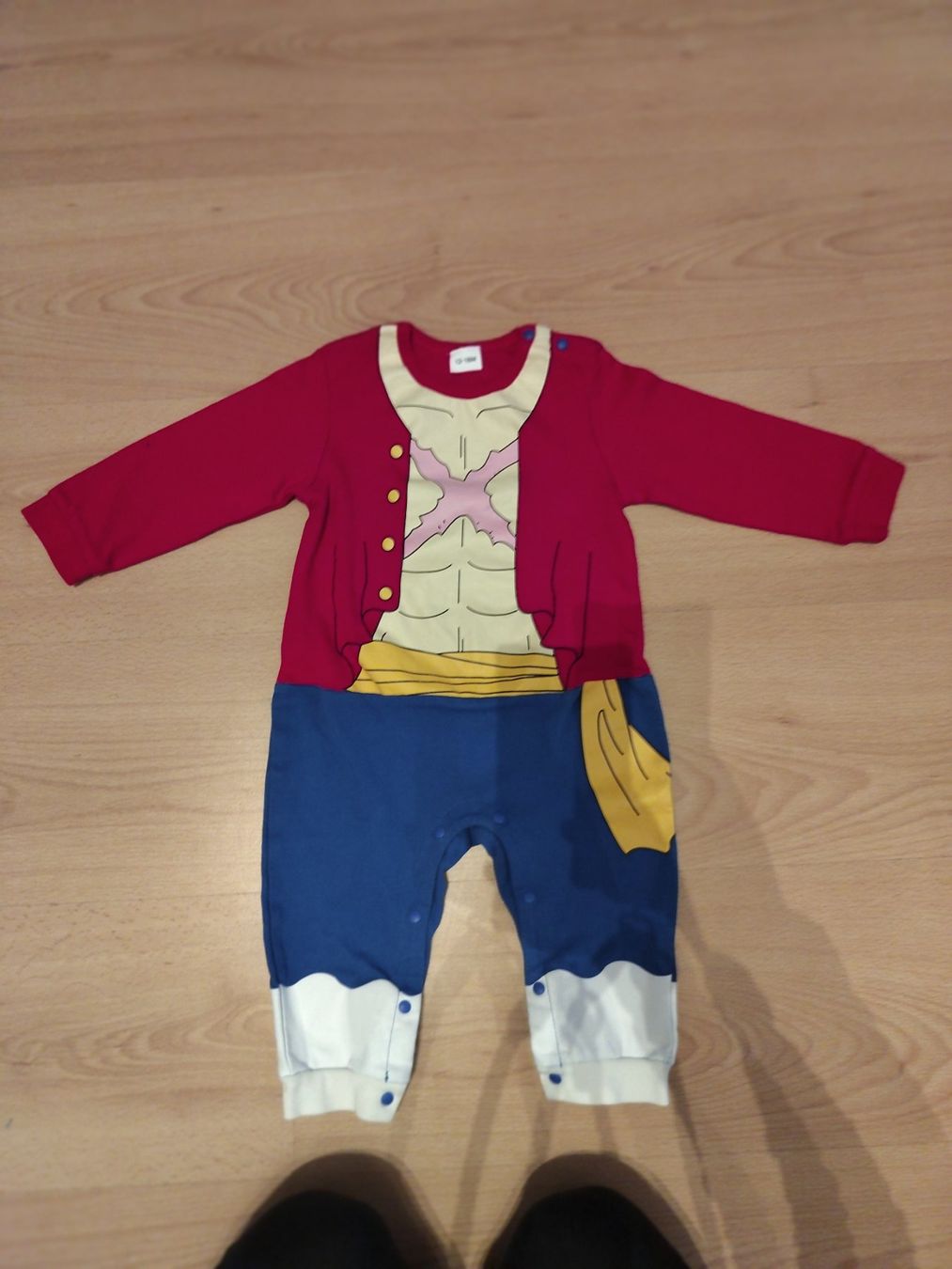 One Piece Luffy Baby-Strampler, 6-9 Monate, Top Zustand! (Gebraucht) in ...
