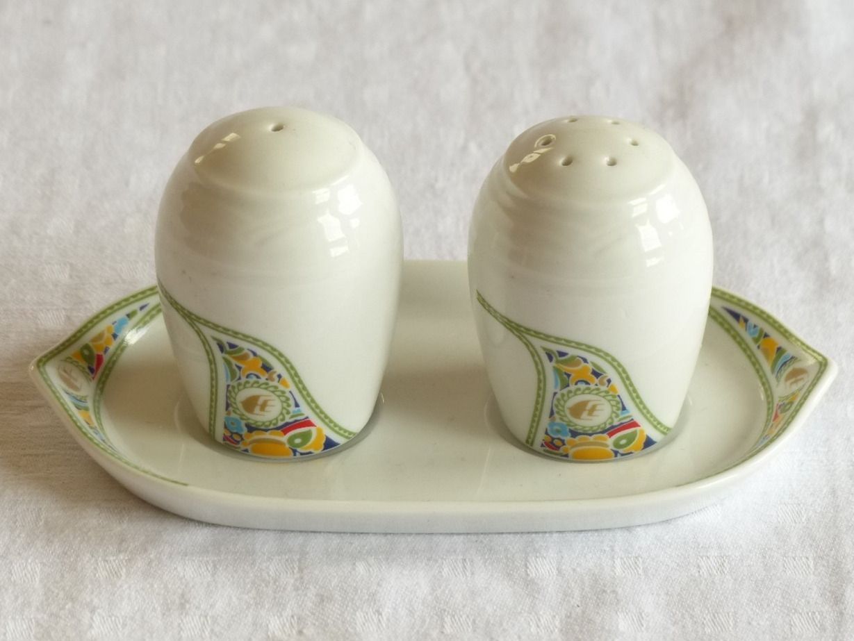 hübsche Salz und Pfeffer Streuer von Malaysia Airlines (Neu (gemäss ...