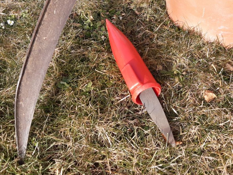 Wetzstein mit Behälter - Pierre à aiguiser avec support | Kaufen auf ...