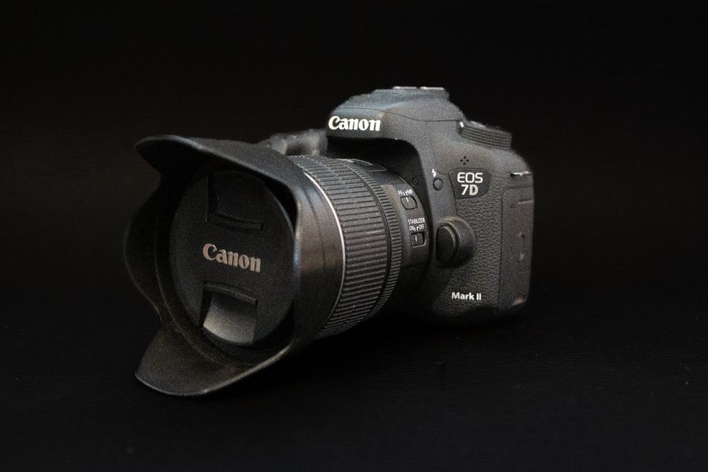 Canon 7d mk II + Canon Ef-s 15 - 85 mm | Kaufen auf Ricardo