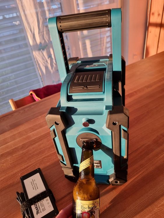 Makita DMR 301 Makita Baustellen Radio integr. Akkuladegerät | Kaufen ...